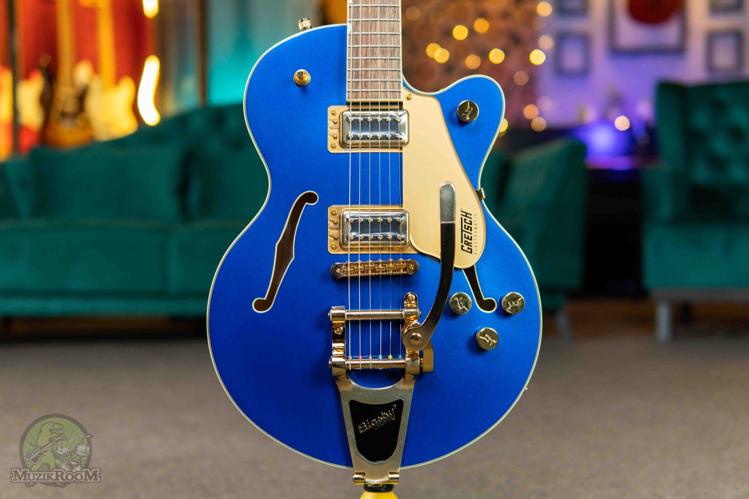 Музыкальный магазин Muzik Room - купить музыкальные инструменты и ...